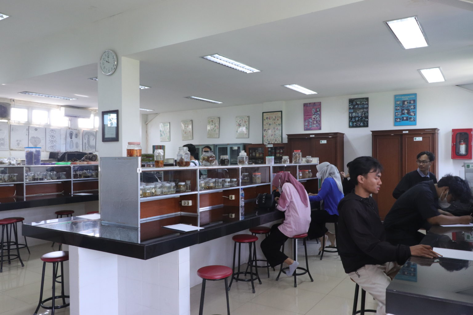 Sarana Penelitian – Biro Administrasi Umum